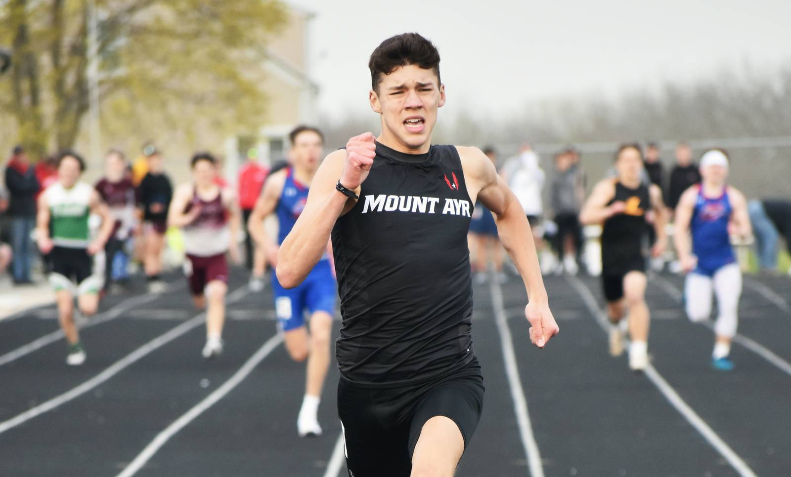 Reynolds wrecks Raider Relays records – Creston News