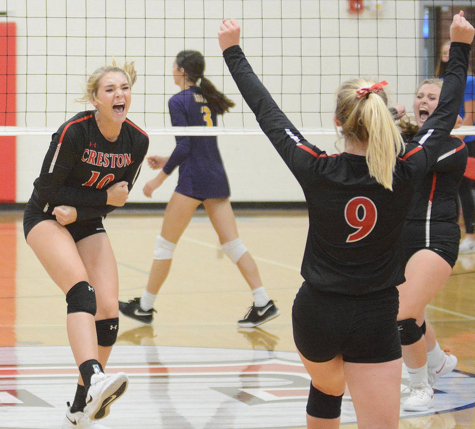 Creston stumbles in decisive fifth set – Creston News