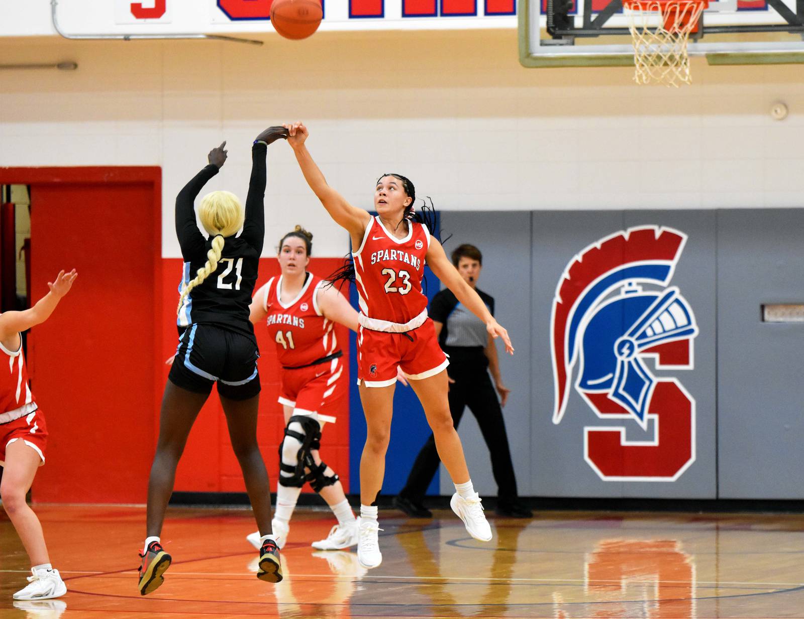 First-half shooting hampers Spartans – Creston News