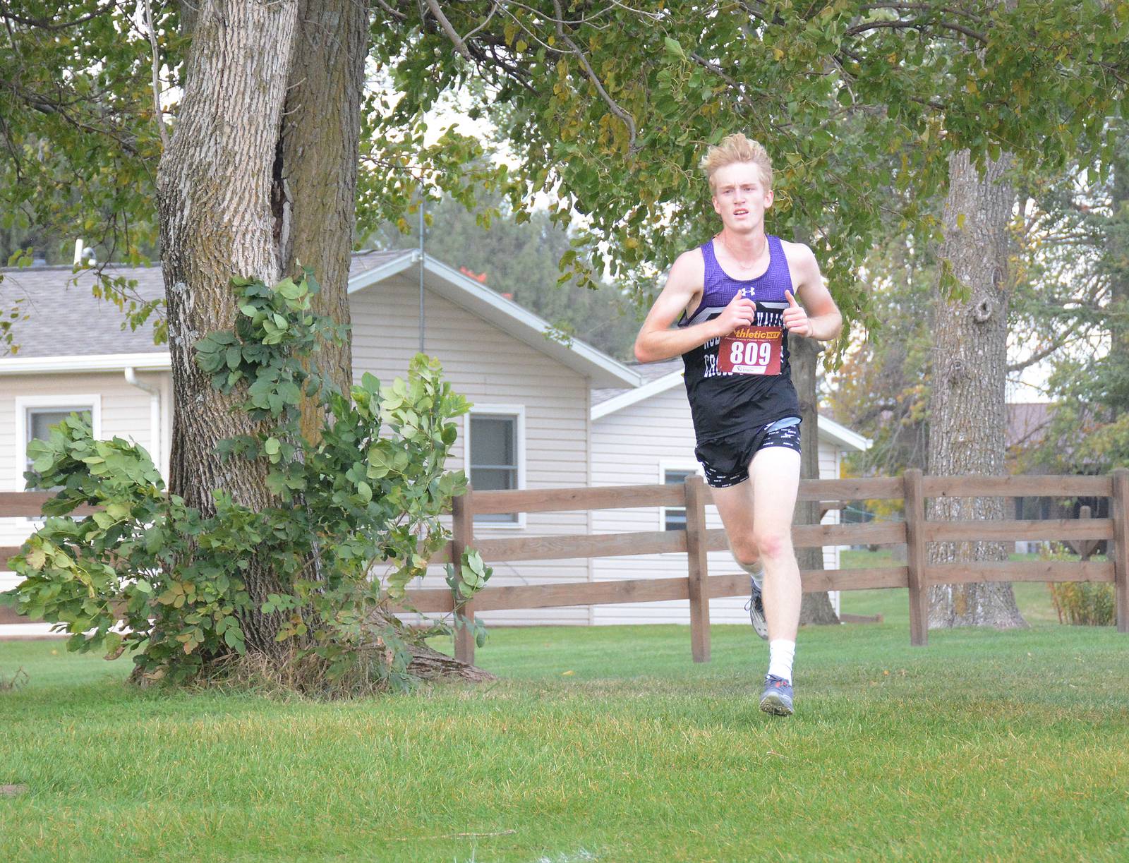 Berg wins, four others medal at POI cross country – Creston News