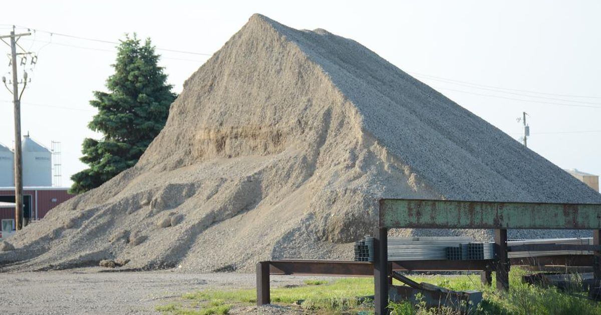 Calcium chloride project aims to protect county roads – Creston News