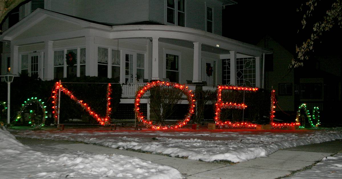 Revived sign still enjoyed each Christmas in Greenfield couple’s yard ...