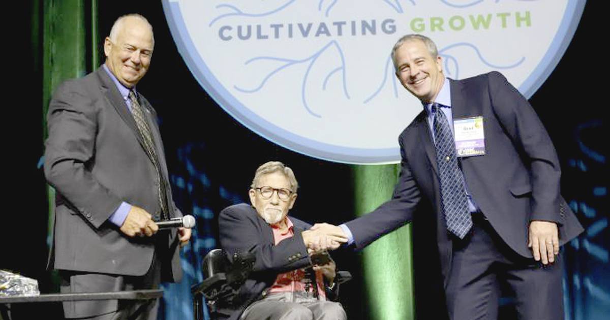 Conover brothers awarded by Iowa Bankers Association – Creston News