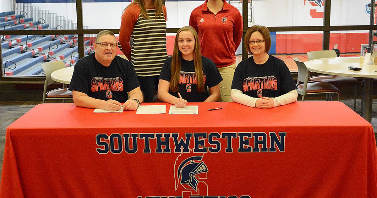 Emma Hanson signs with SWCC – Creston News