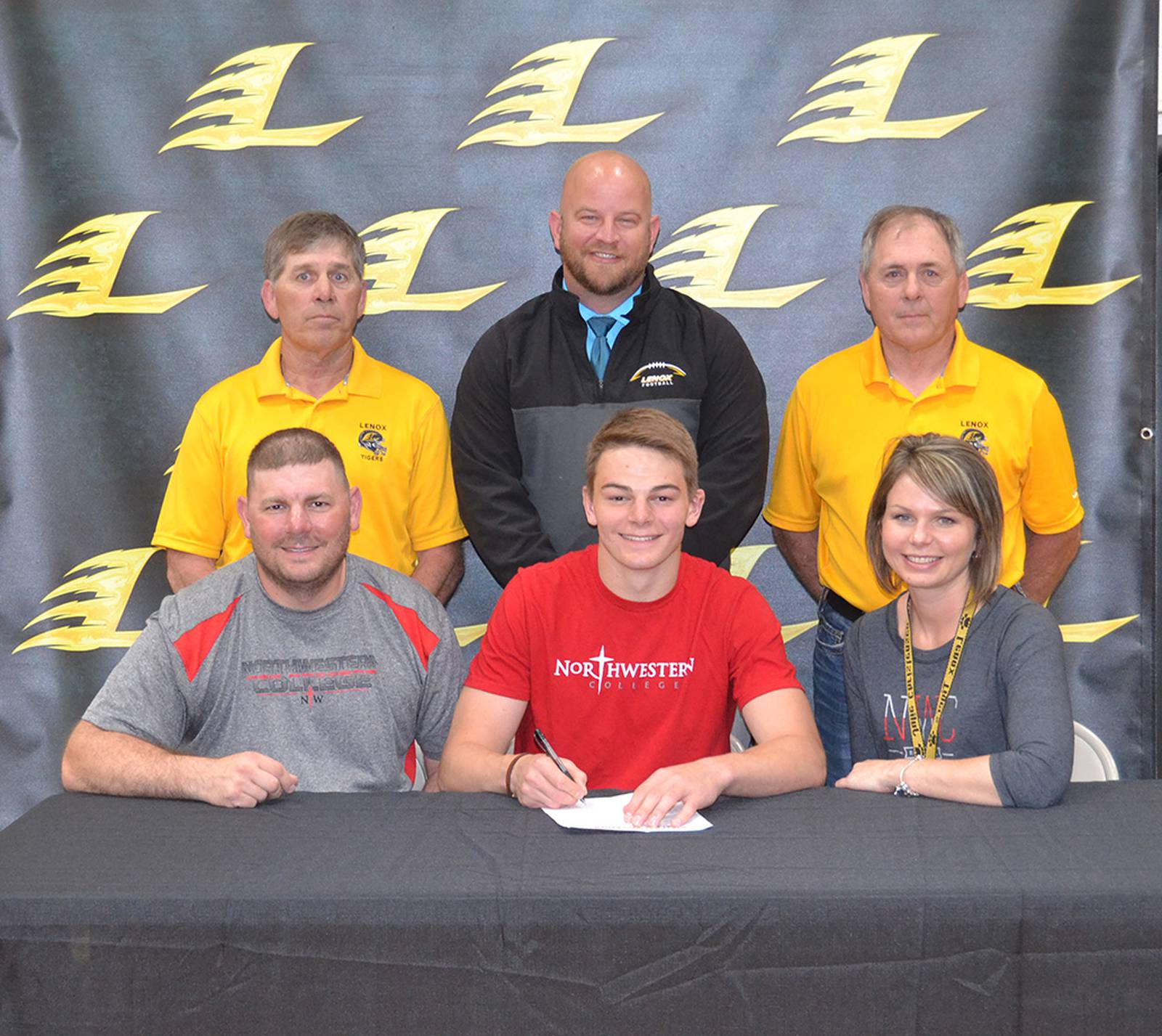 Trio Tiger Roar – Creston News