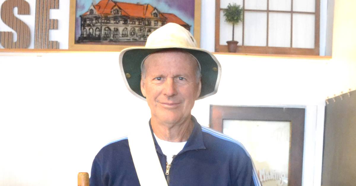 Former Iowa legislator walks for peace – Creston News