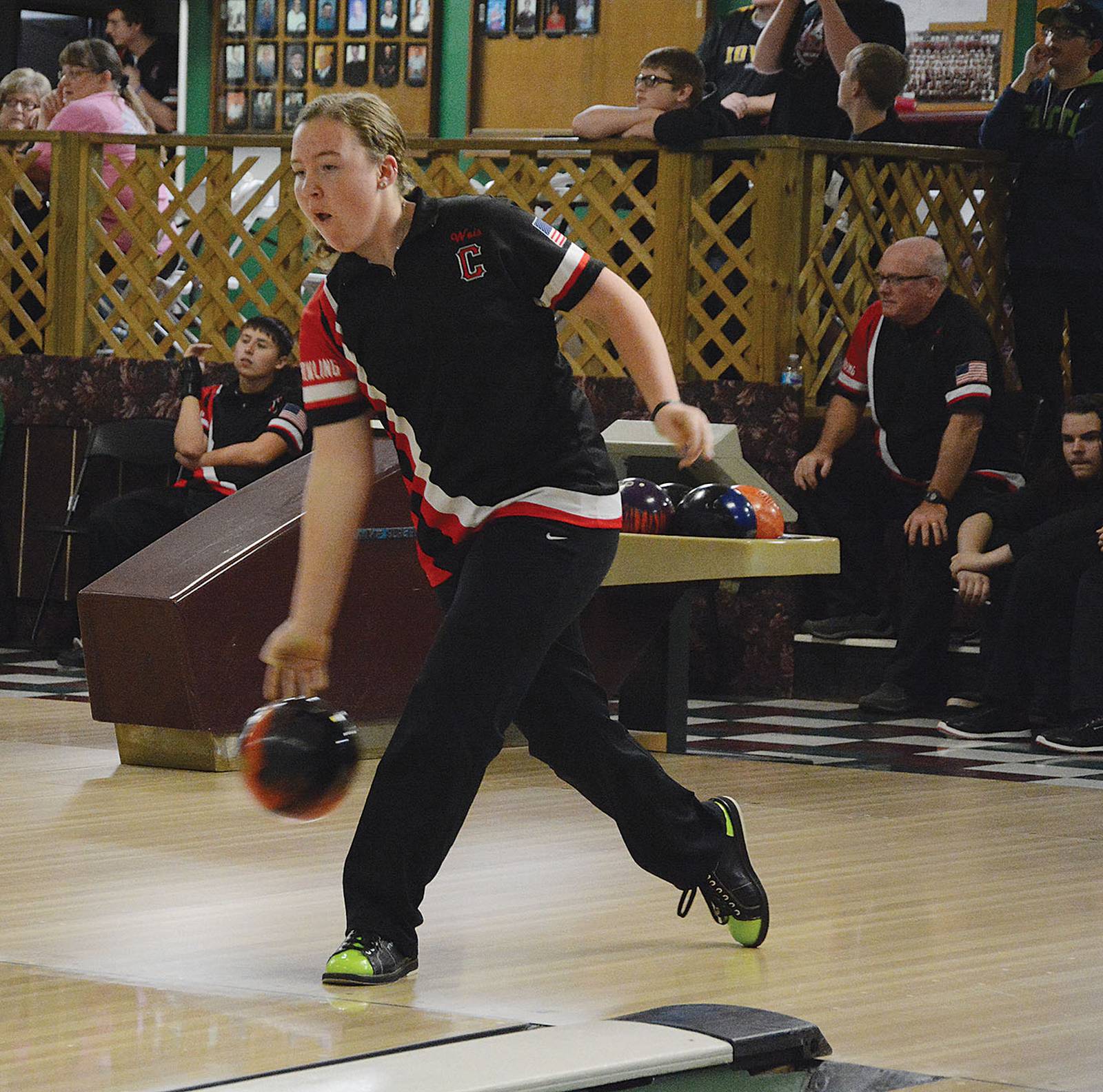 Panther girls and boys bowling return experience, start 1-0 – Creston News