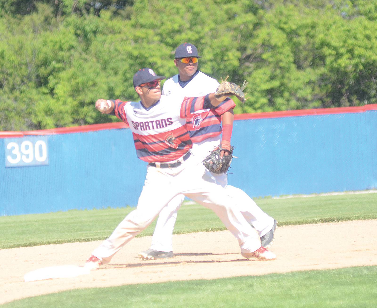 Spartan baseball wins one over weekend against Indian Hills – Creston News