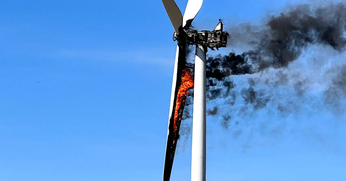 Firefighters respond to wind turbine fire south of Menlo – Creston News