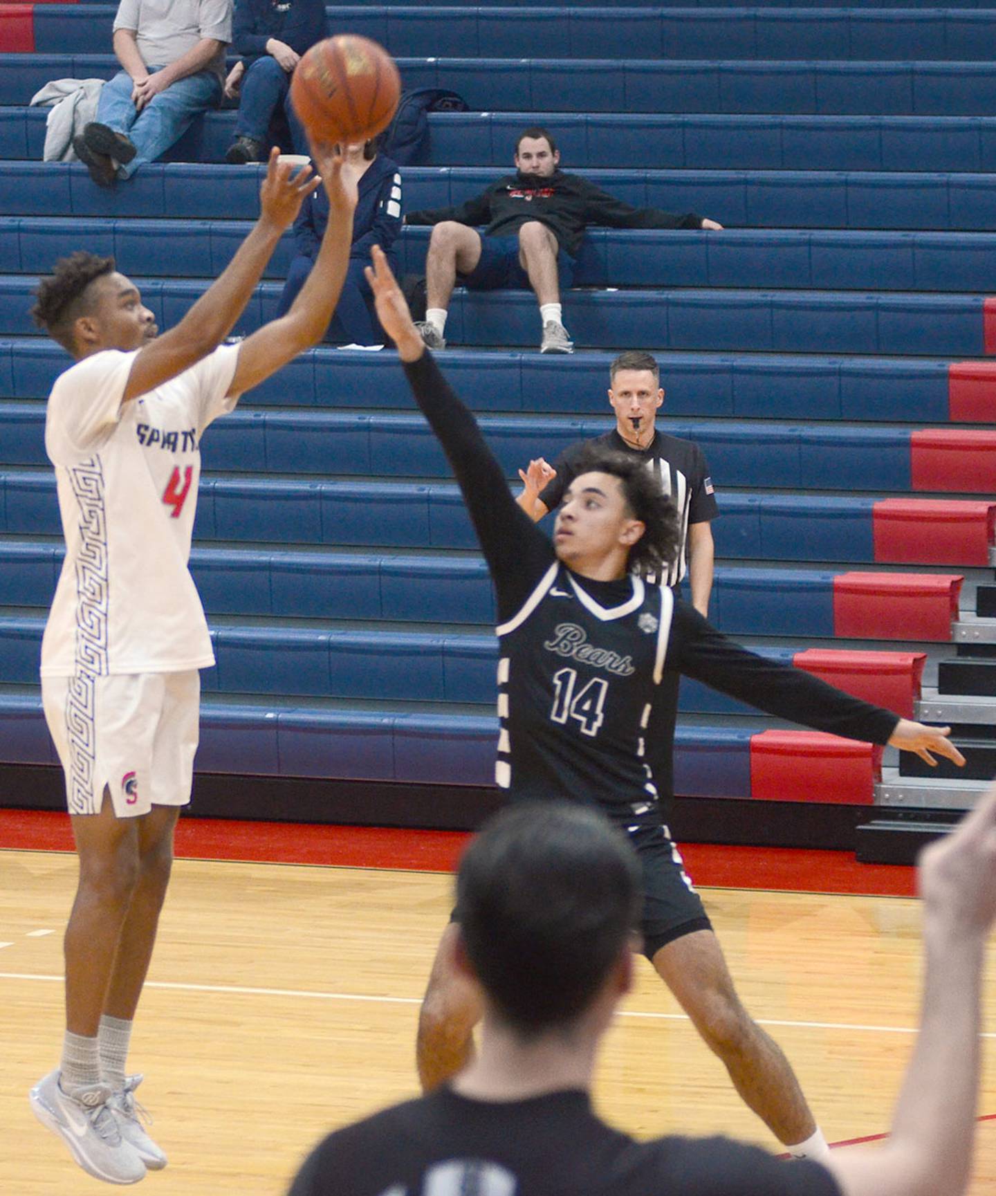 Bears rally past Spartan men – Creston News