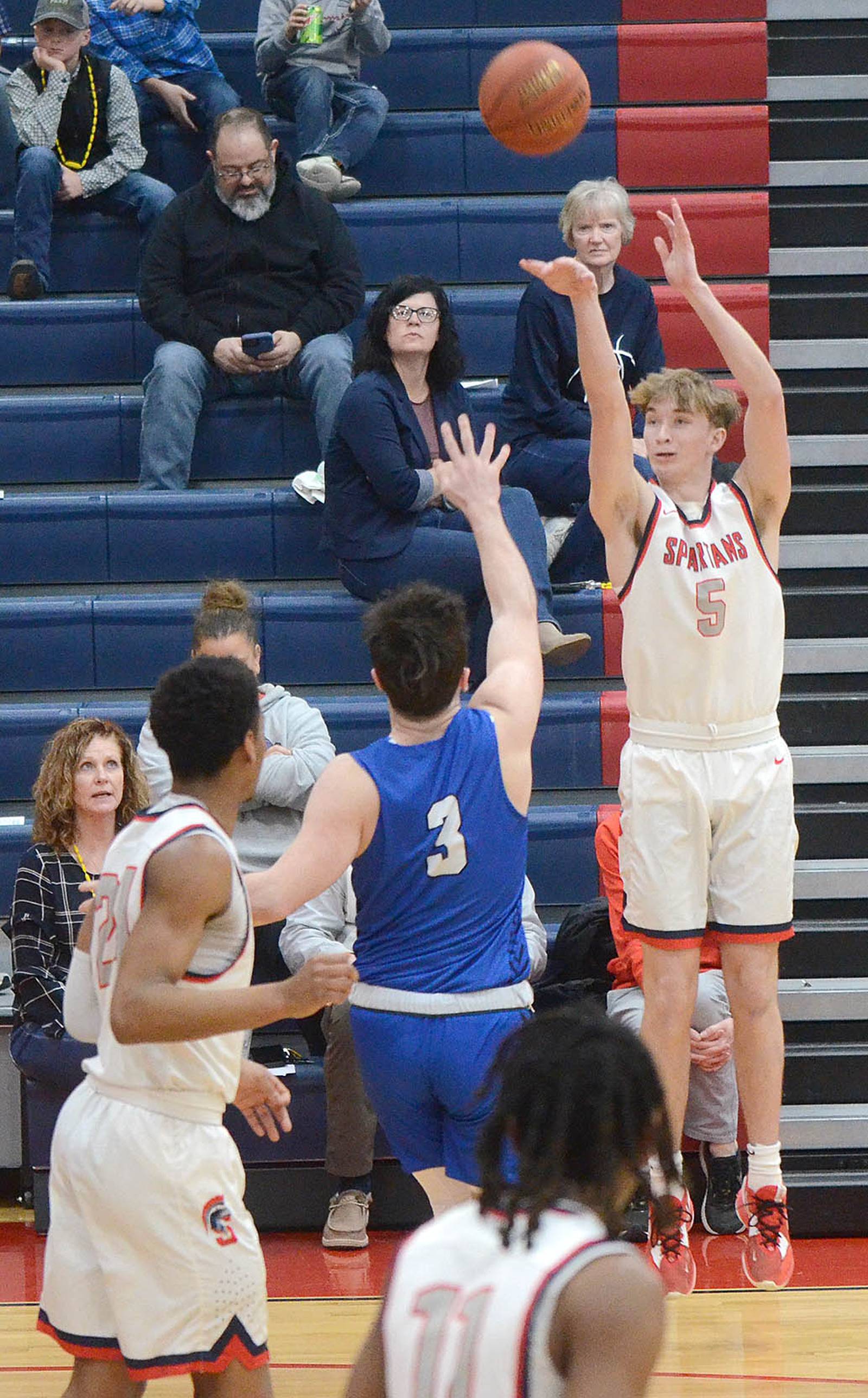 Spartans fall in home finale – Creston News