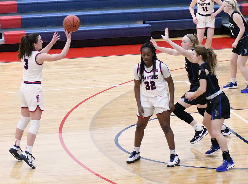 No. 14 Bears roar past Spartans – Creston News